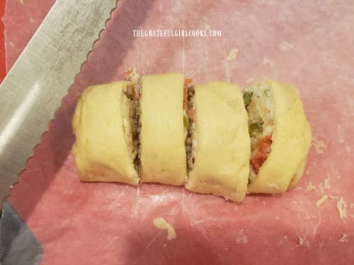 Cheesy Calzone Pinwheels / The Grateful Girl Cooks!